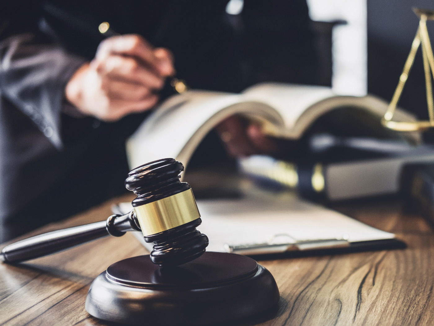 Frases de abogados: Celebrando la justicia y el derecho - Pensador