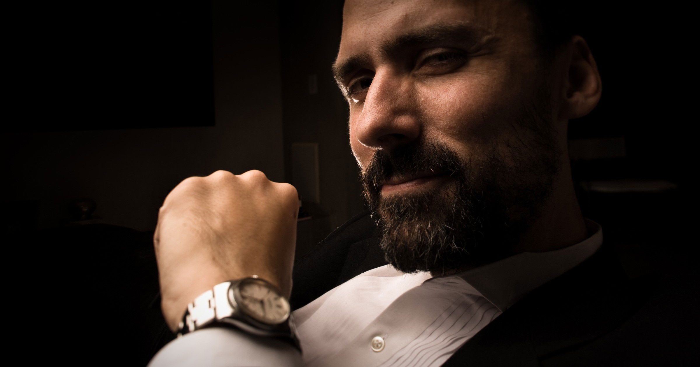 Frases de homem de valor para quem tem caráter forte e admirável - Pensador