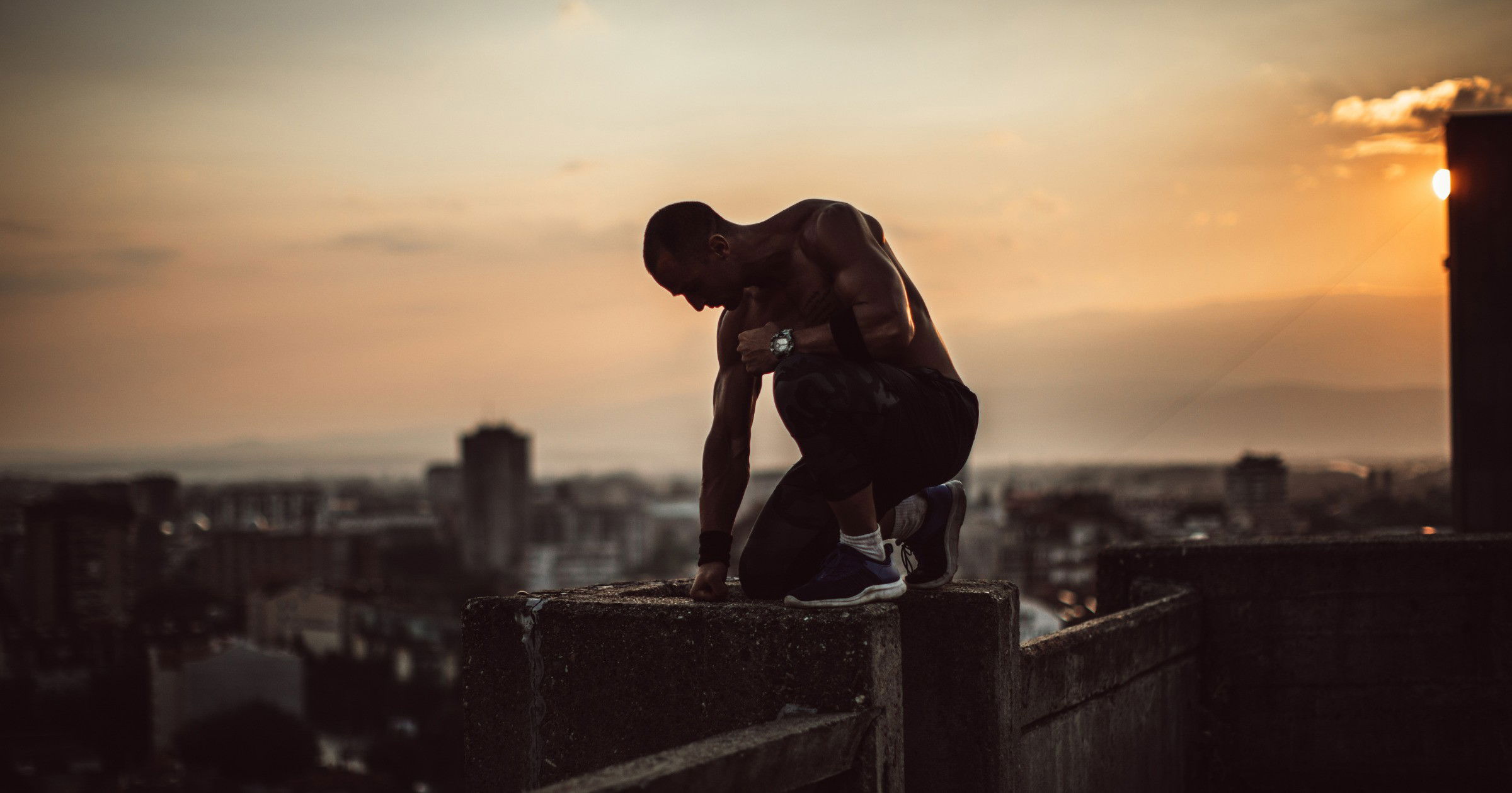 Preciso ser forte: frases que inspiram resiliência - Pensador